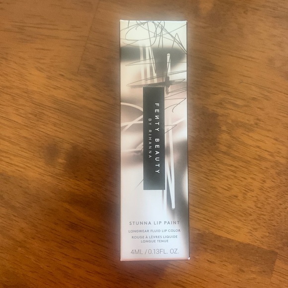 Fenty Beauty | Makeup | Nwt Fenty Beauty By Rihanna Stunna Lip Paint ...
